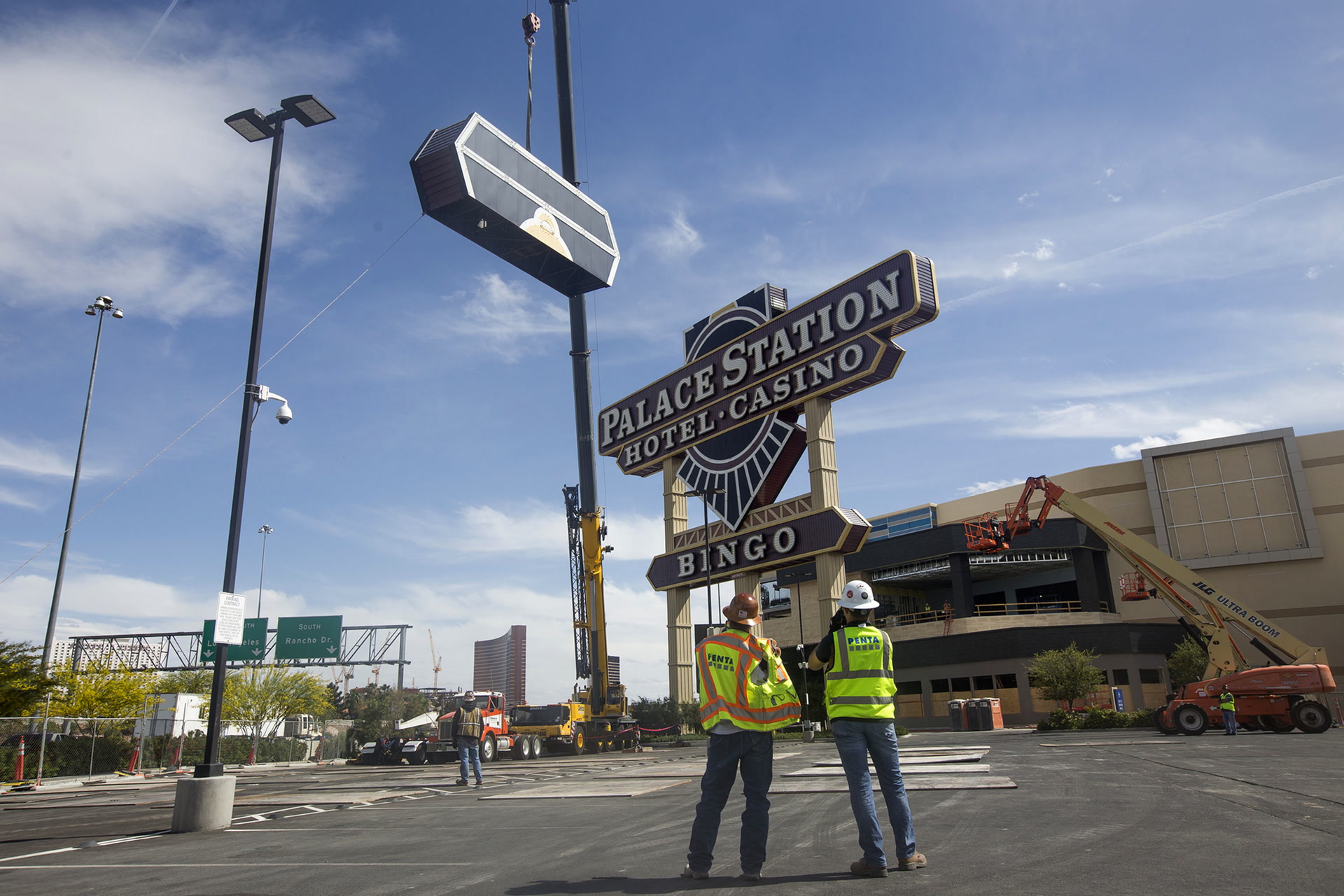 Palace Station starts to dismantle iconic train marquee — VIDEO ...