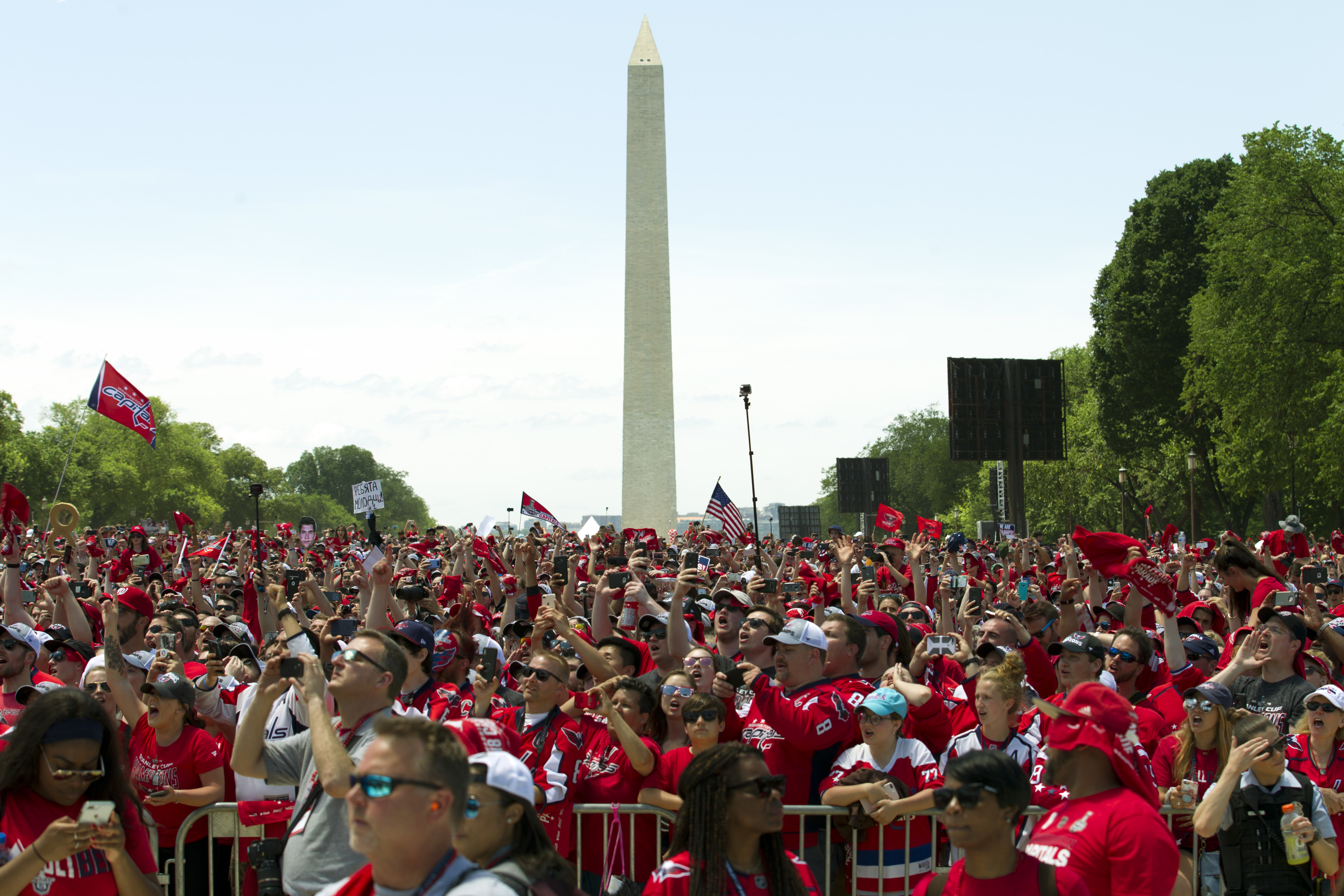 Washington celebrates NHL champion Caps with massive parade | Golden ...