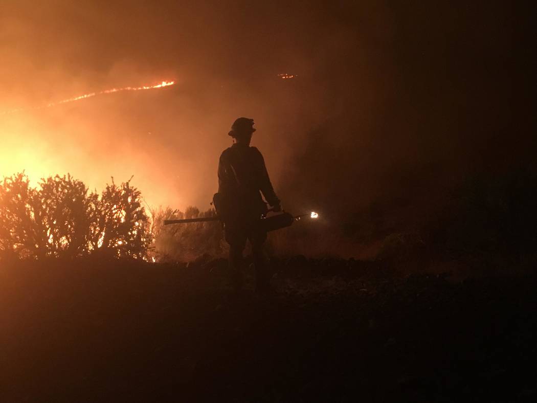 Growing Northern Nevada wildfire forces closure of 750k acres | Las ...