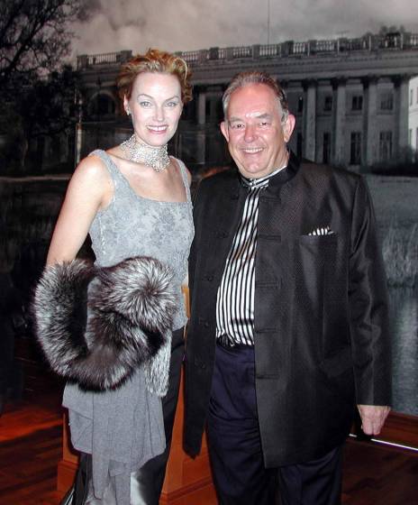 Robin Leach dies, host of ‘Lifestyles of the Rich and Famous ...