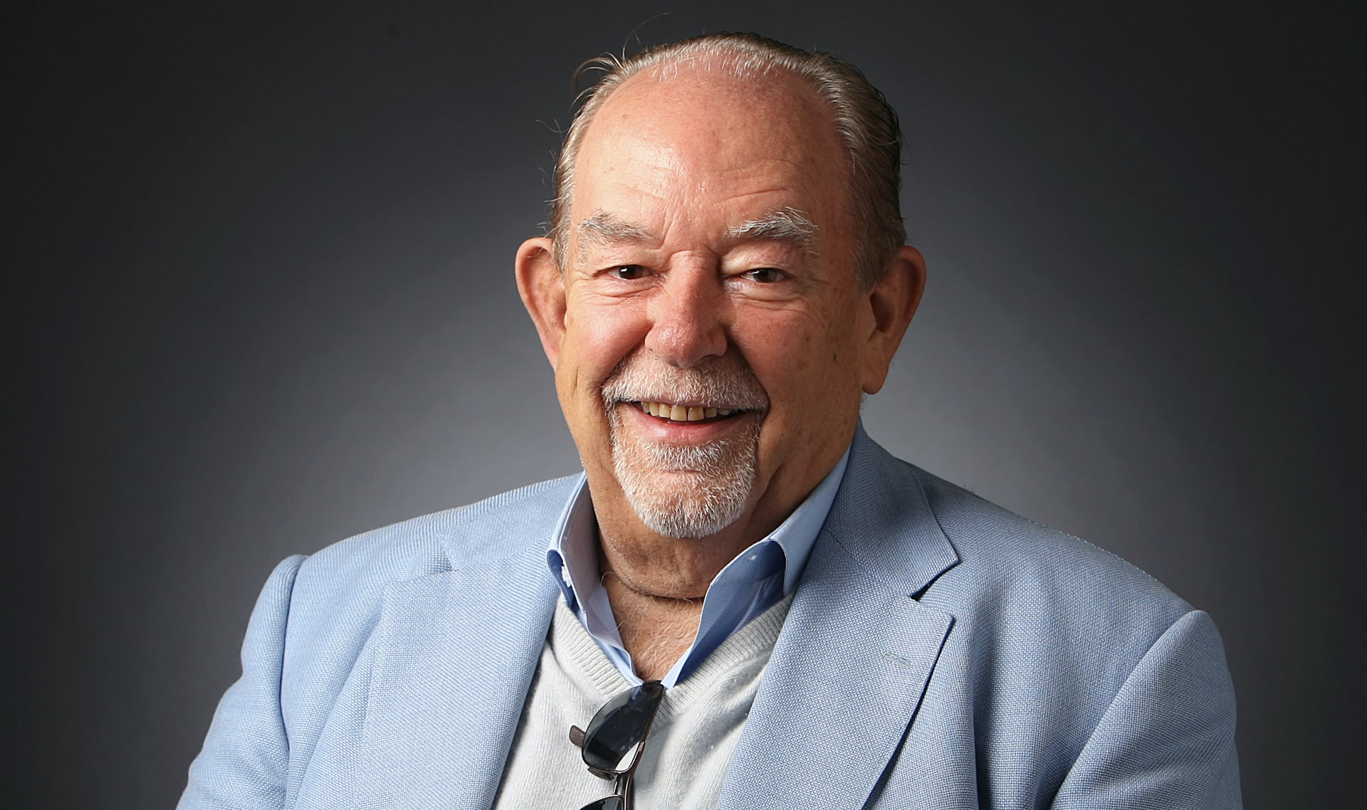 Robin Leach dies, host of ‘Lifestyles of the Rich and Famous ...