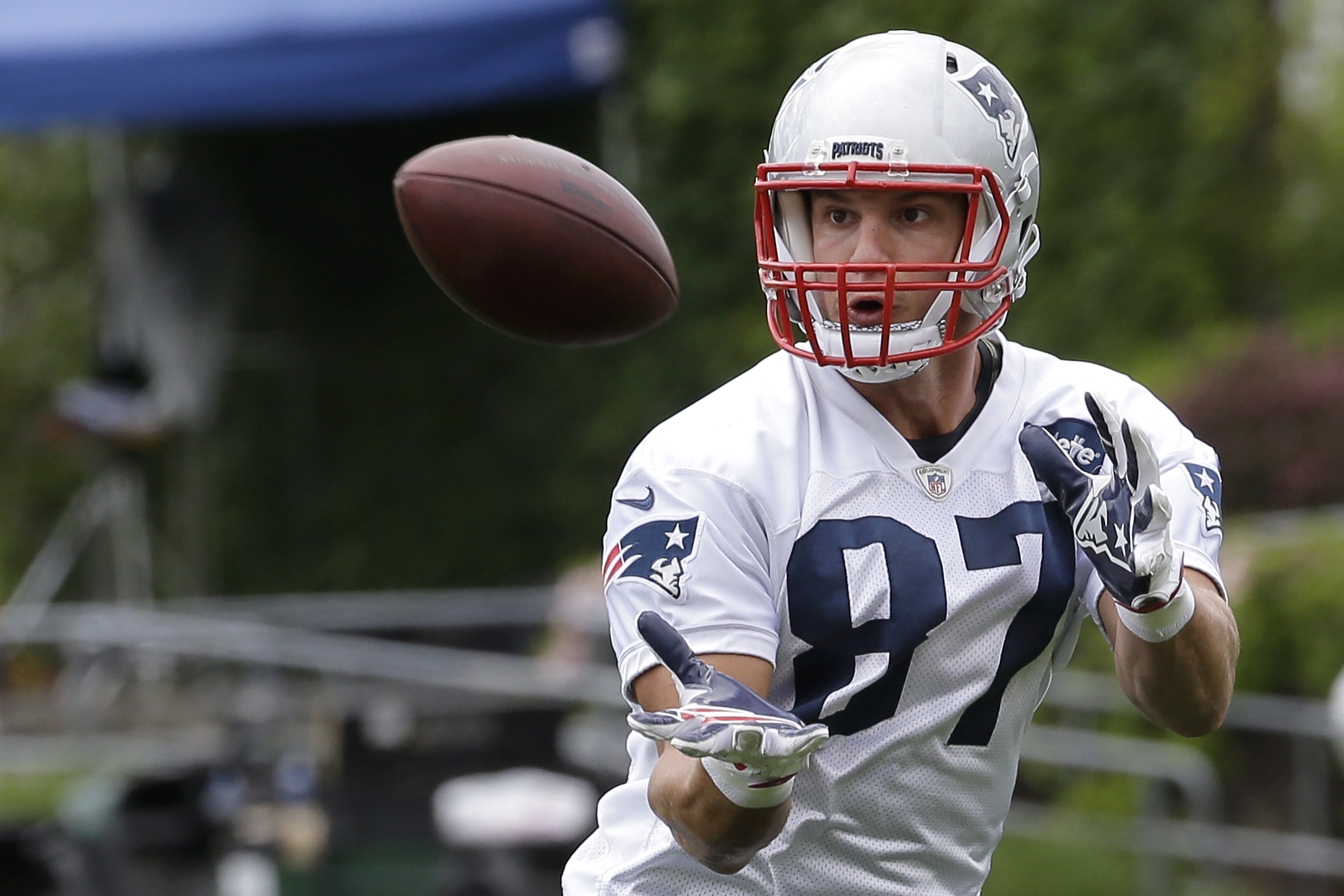 Patriots’ Gronkowski gets $4.3M raise, highest paid TE in NFL | Raiders ...