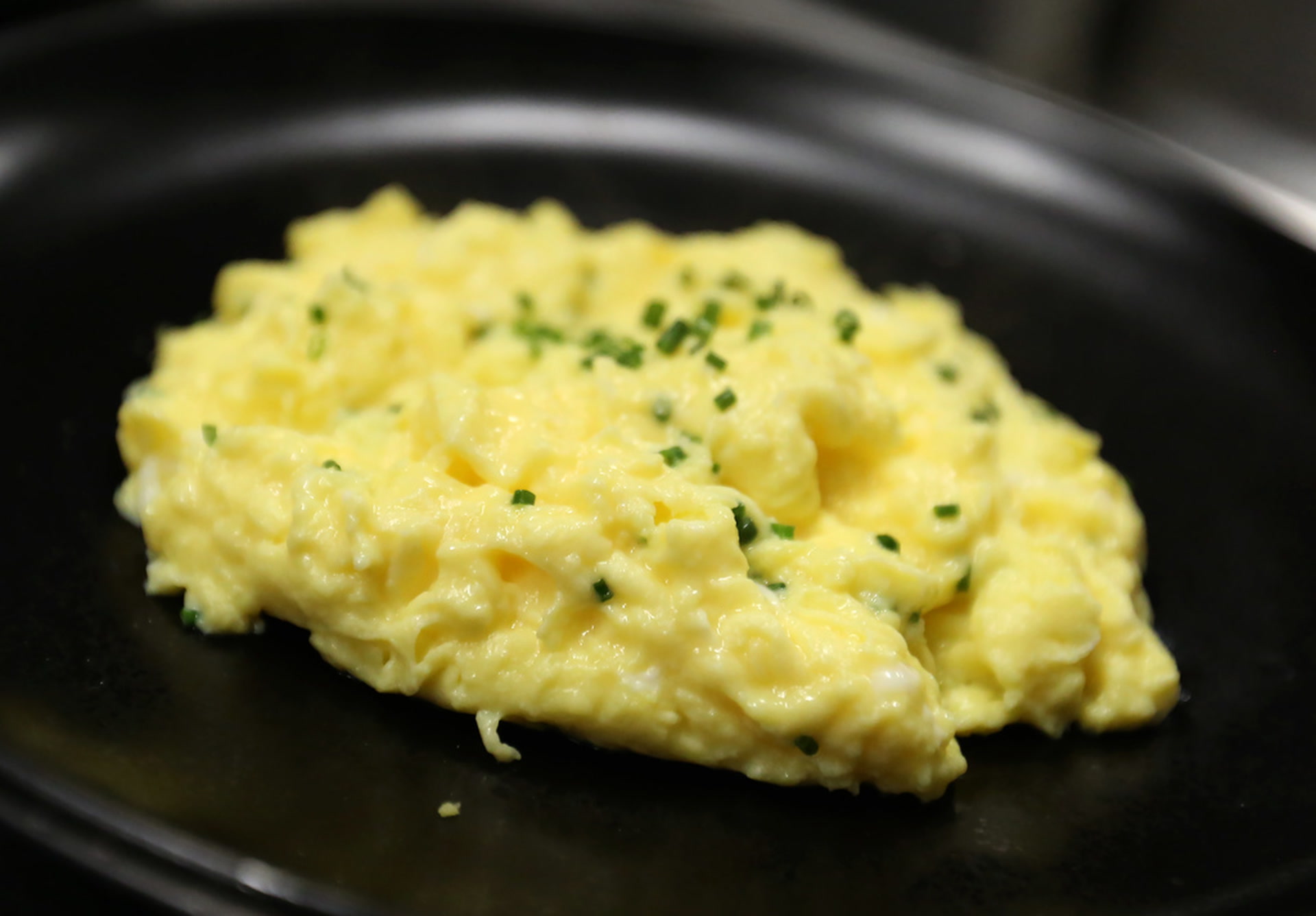 Scrambled Eggs For A Buffet