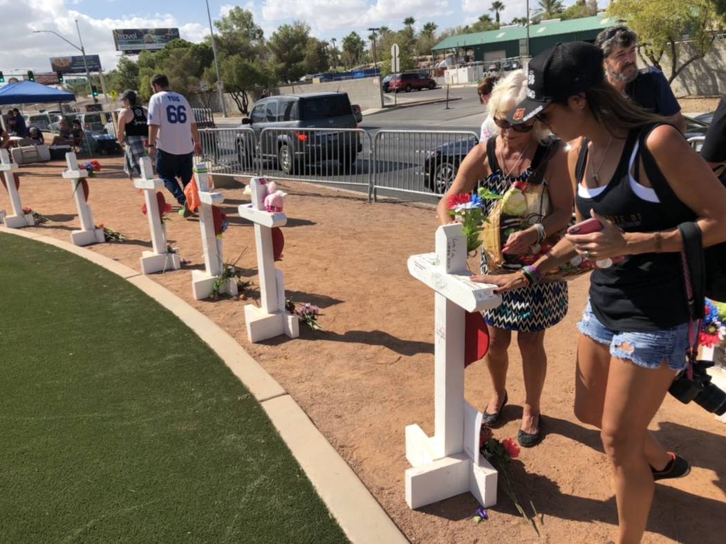 Oct. 1 survivors visit ‘Welcome to Las Vegas’ sign in search of closure ...