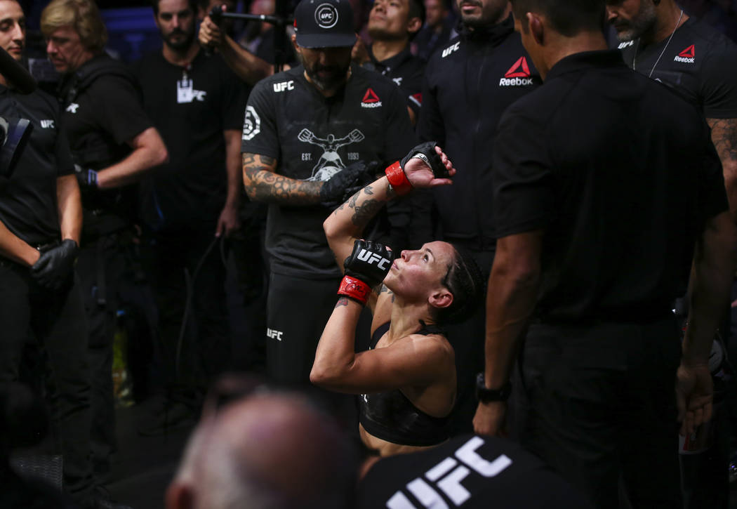 Khabib Nurmagomedov beats Conor McGregor at UFC 229; chaos ensues | MMA ...