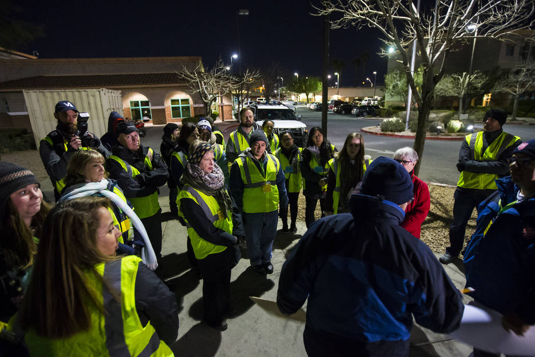Volunteers fan out to count Las Vegas’ homeless people — PHOTOS | Las ...