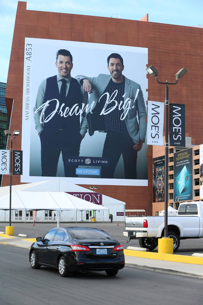 Look up! Las Vegas sees more supersized, splashy outdoor ads ...