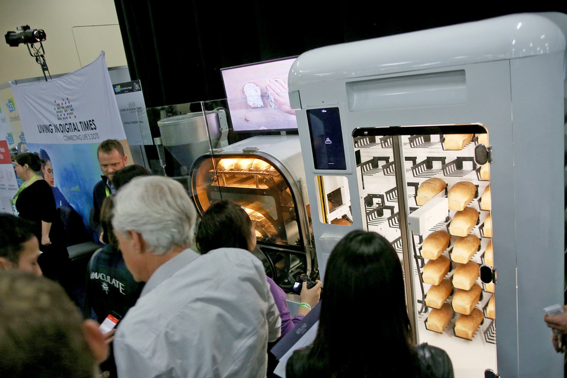 CES 2019: BreadBot, Foldimate, Hupnos must-see gadgets — VIDEO | CES | Business | Conventions
