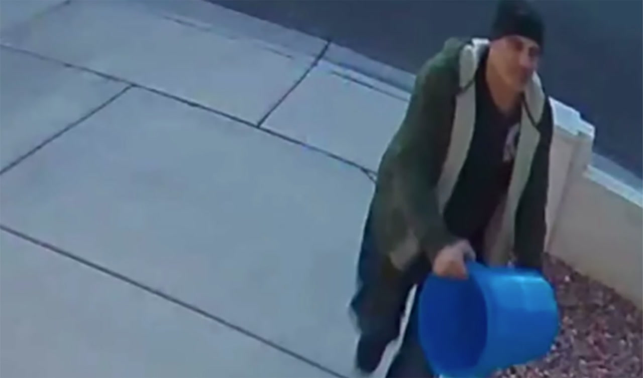 ‘Blue Bucket Bandit’ sought by Las Vegas police in thefts | Crime