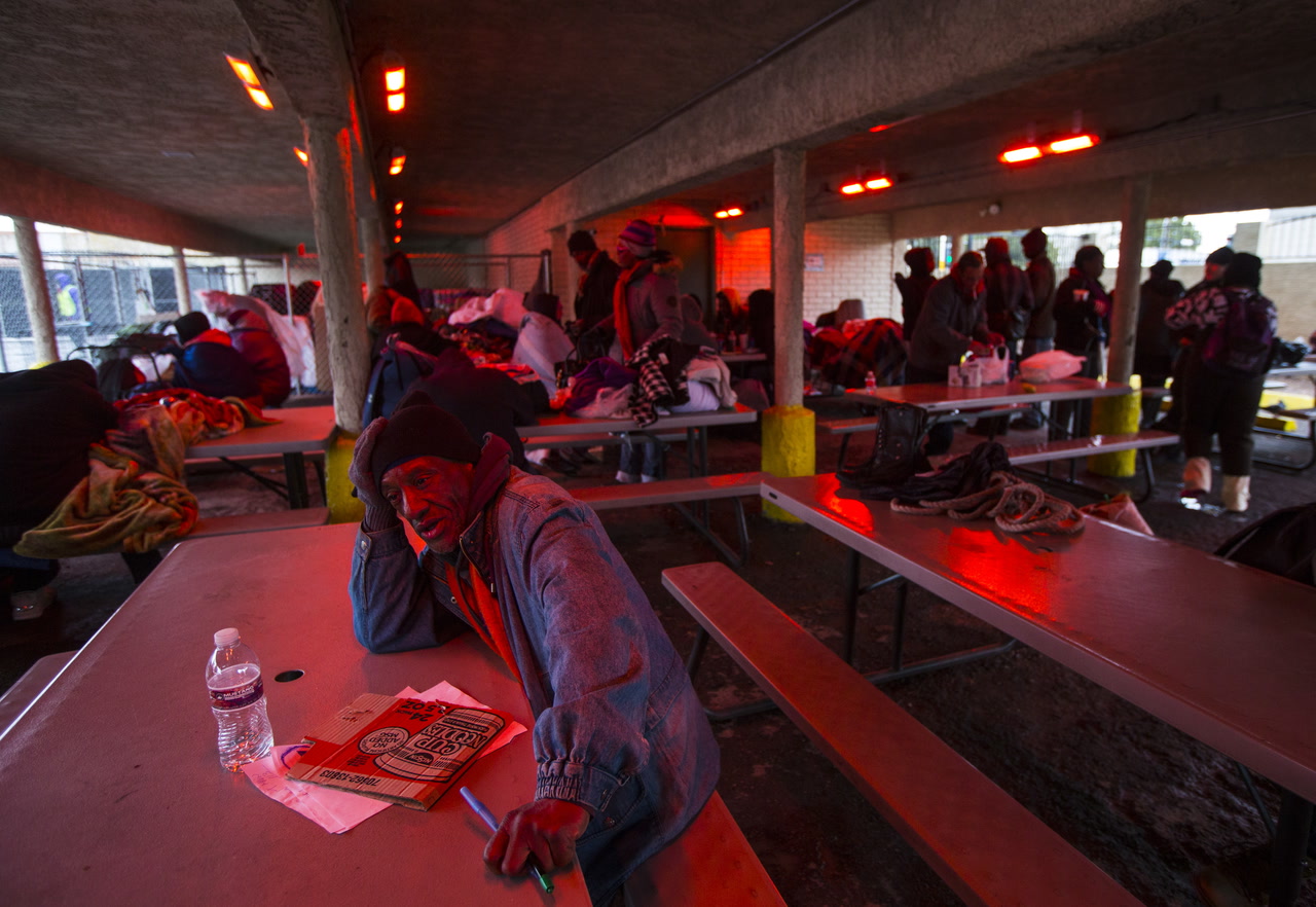 Las Vegas homeless offered safe space to escape the cold — VIDEO ...