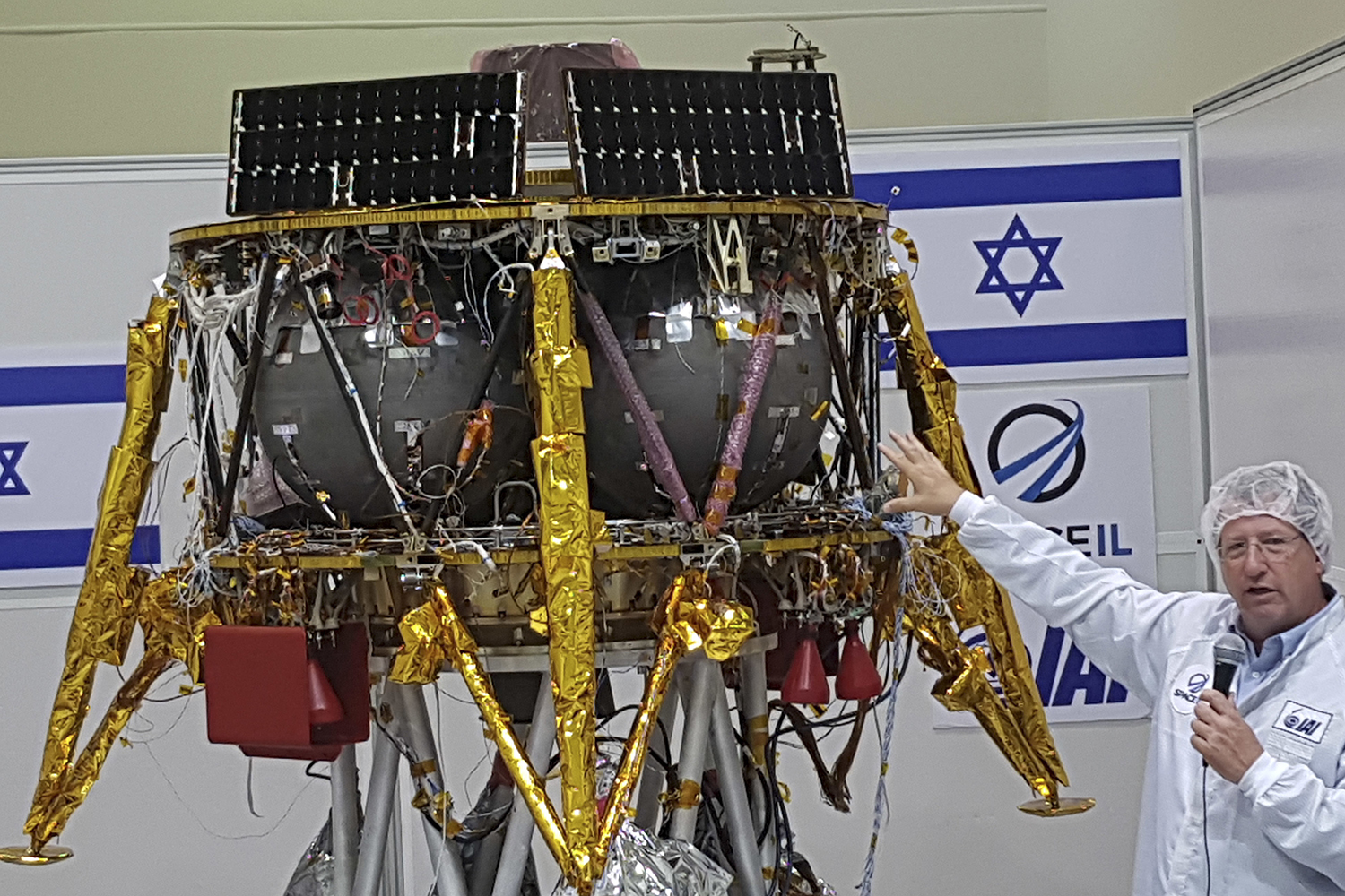 Israeli spacecraft crashes in bid to land on moon — VIDEO | Science and ...