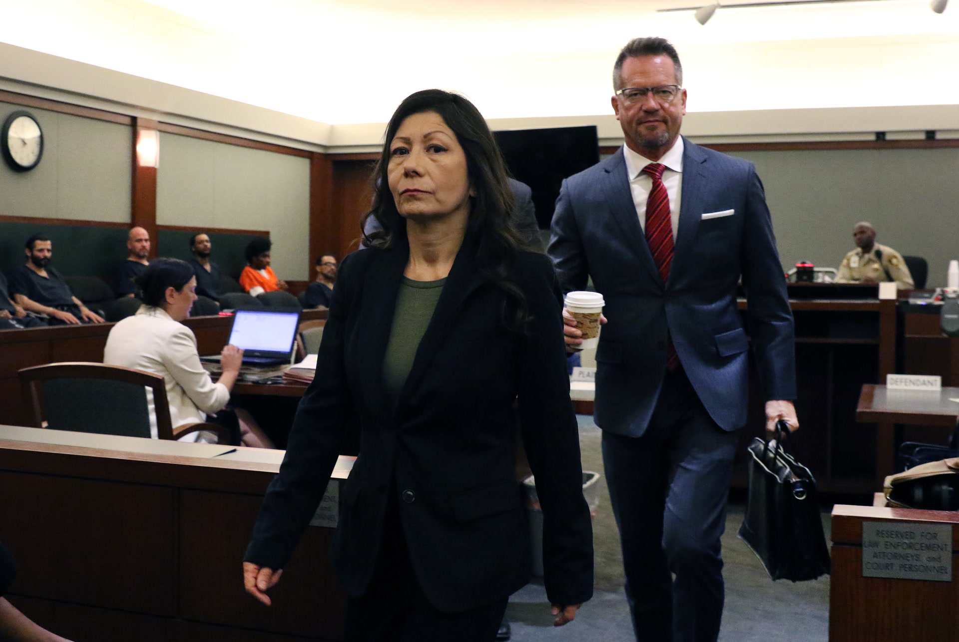 Judge refuses to end ex-Las Vegas police detective’s murder case ...