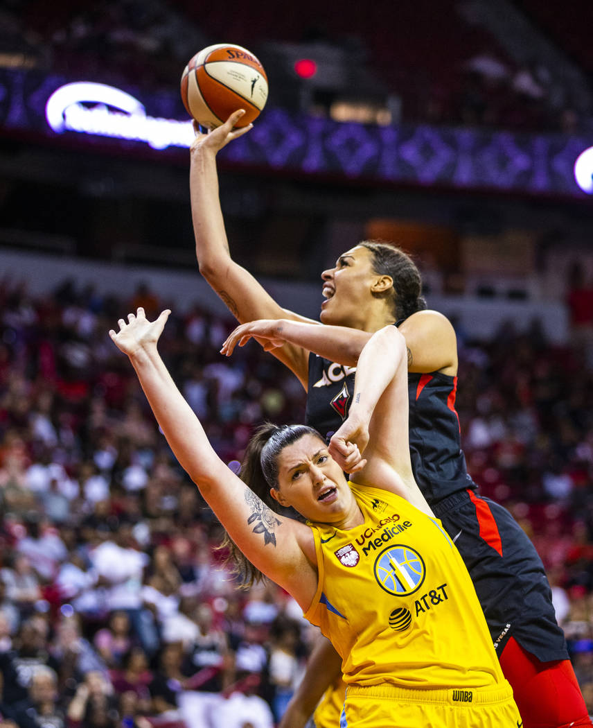 Dearica Hamby’s near halfcourt shot lifts Aces into WNBA semifinals ...