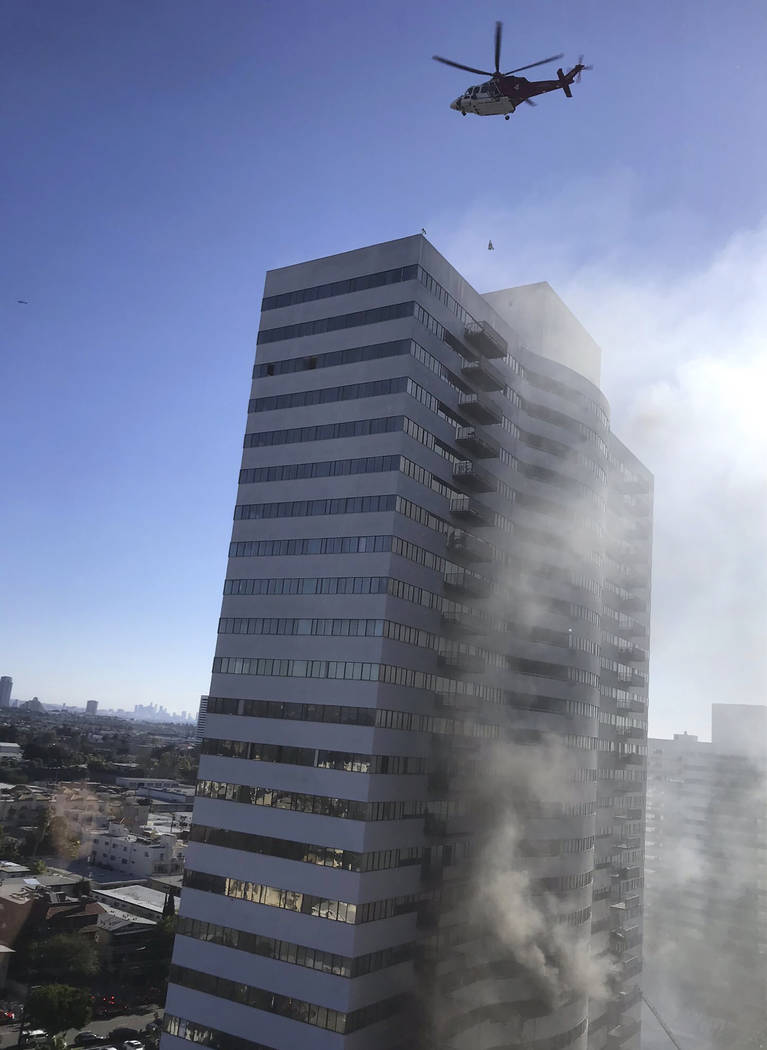 LA high-rise fire | Dramatic rescue from 25-story tower | VIDEO ...
