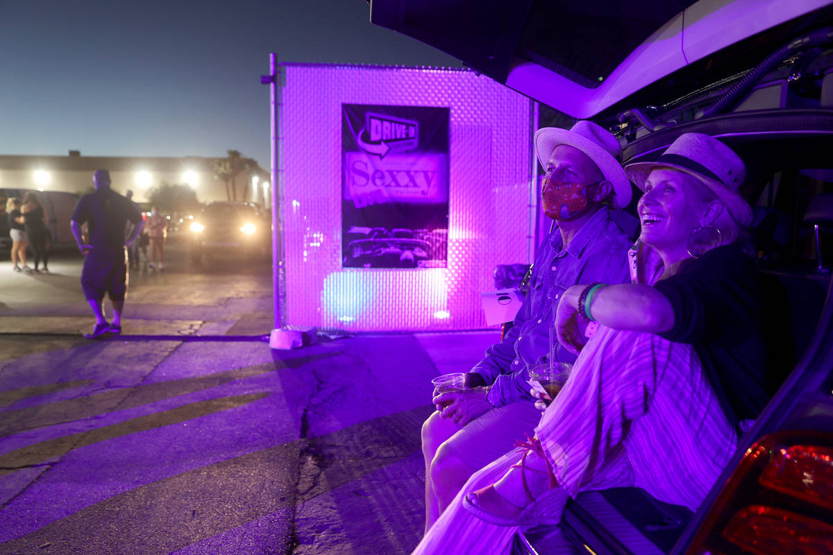 ‘sexxy Shows How Its Done In Sellout Drive In Shows Las Vegas