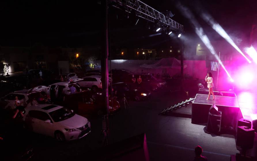‘sexxy Shows How Its Done In Sellout Drive In Shows Las Vegas