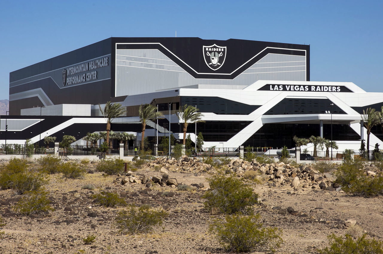 Raiders reveal inside of new headquarters in Henderson — VIDEO ...