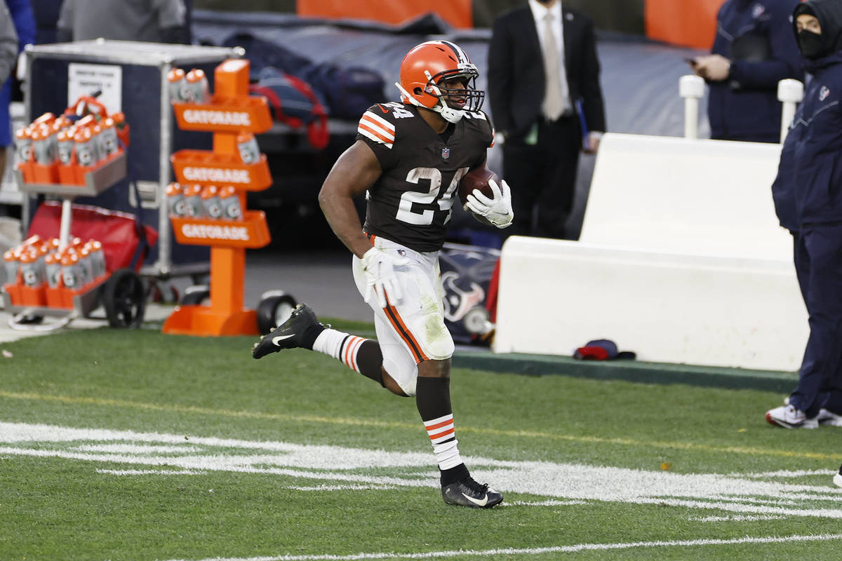 Nick Chubb costs Browns bettors by eschewing certain TD | Las Vegas ...
