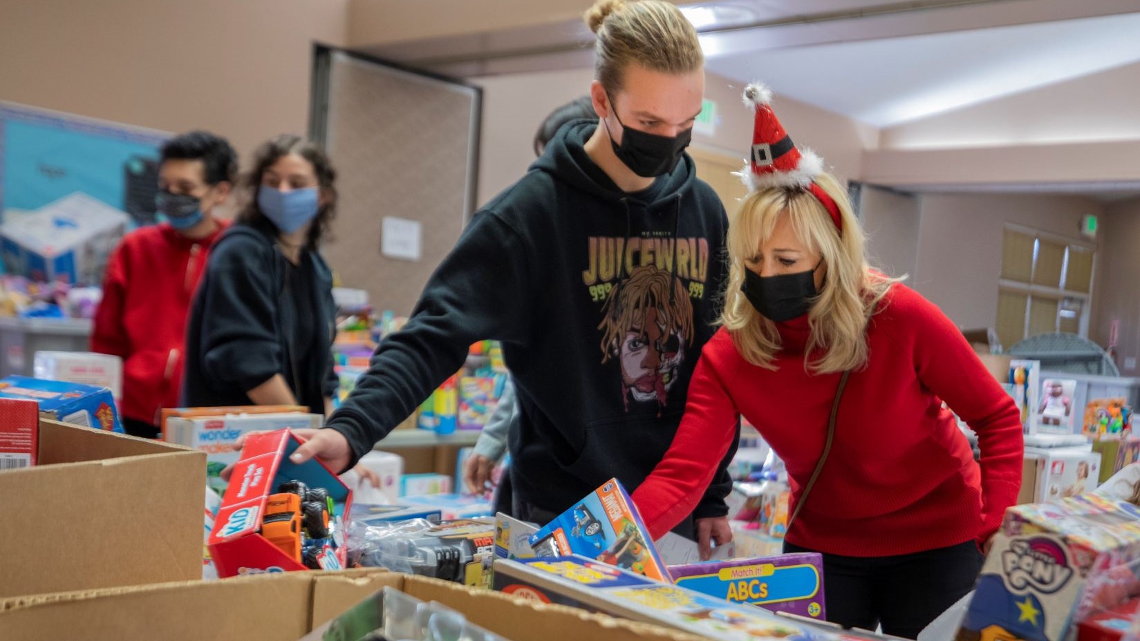 Many gifts under the Christmas tree donated by area nonprofits | Business