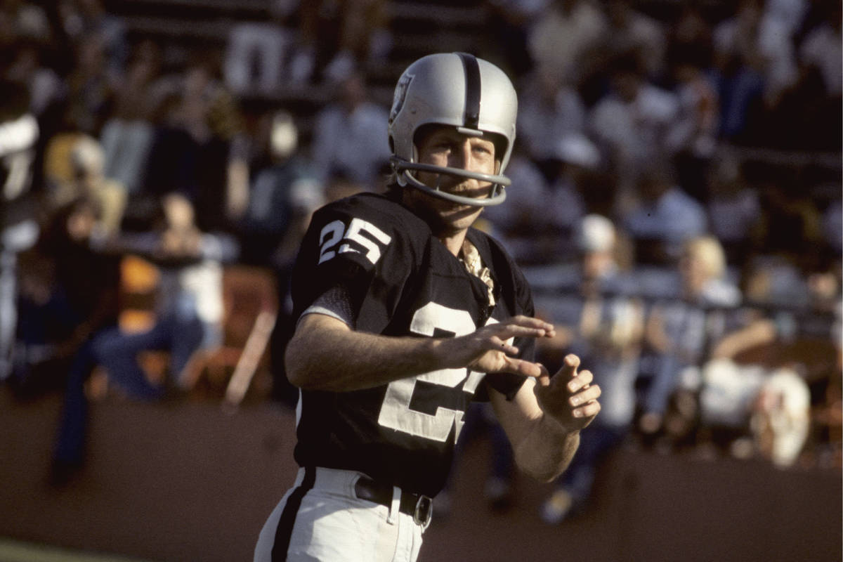 Raiders’ Fred Biletnikoff remembers Super Bowl II | Las Vegas Review ...