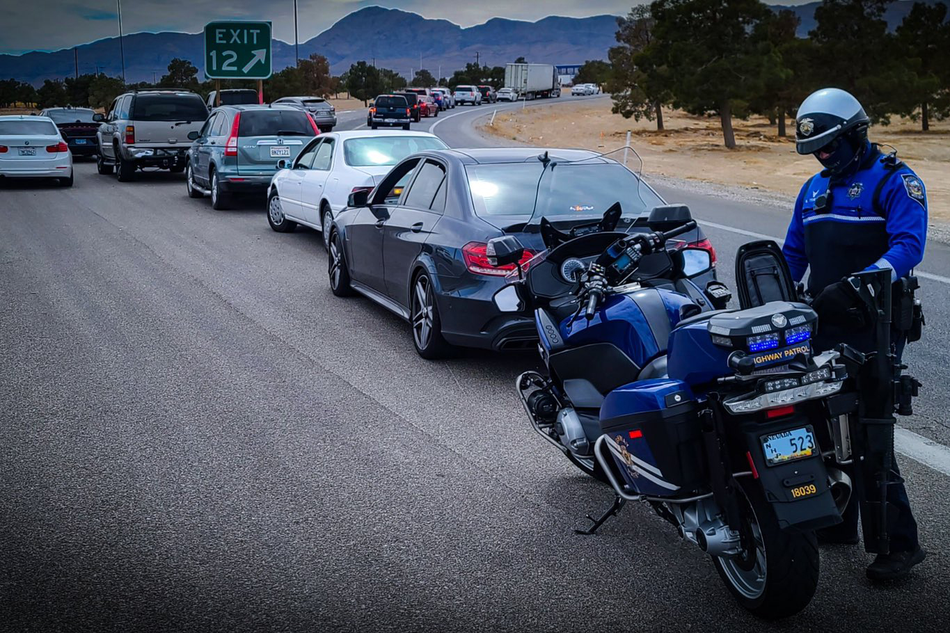 NHP busy ticketing shoulder drivers on I-15 | Traffic | Local