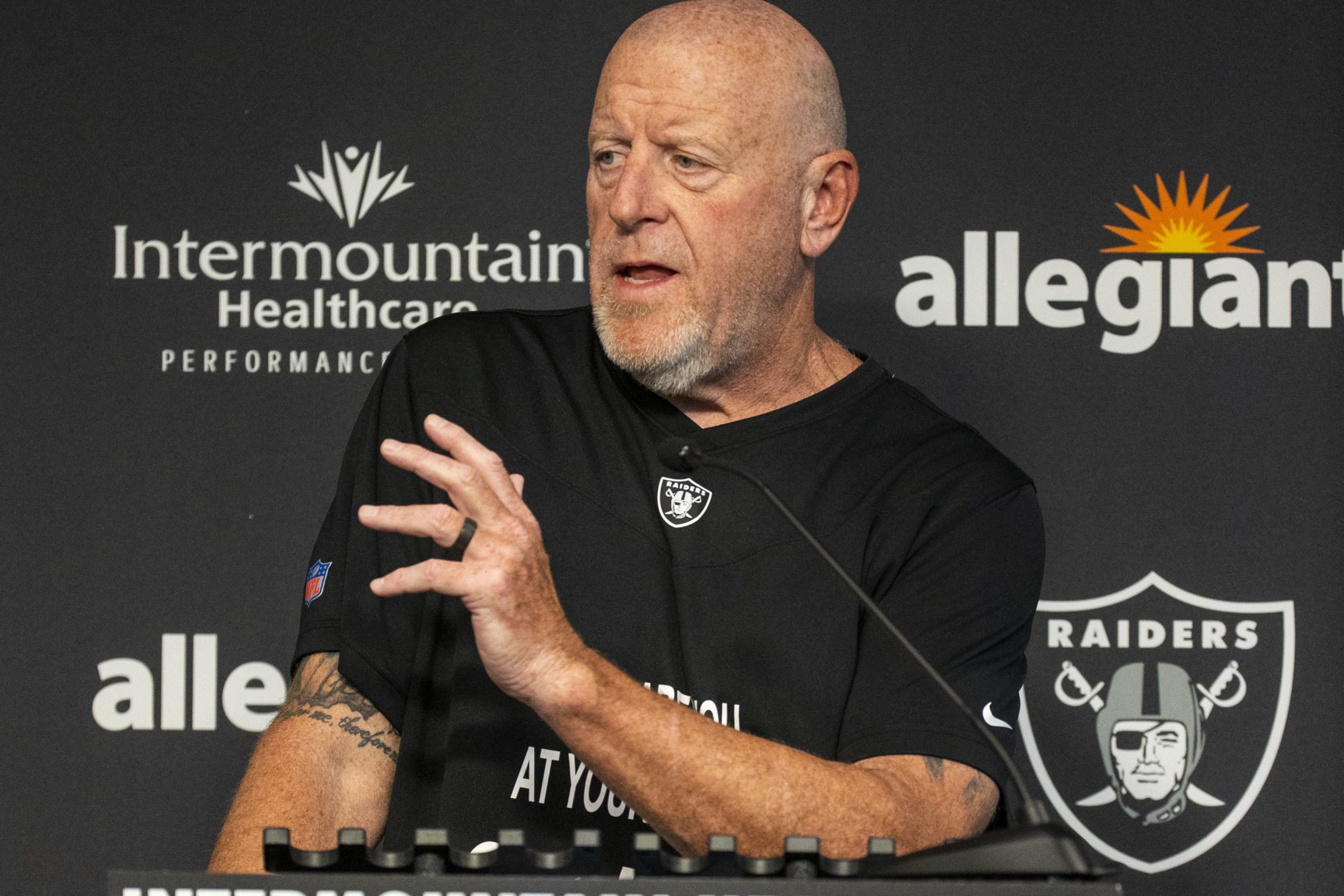 Raiders daily: Rebuilt offensive line making strides in camp | Raiders ...