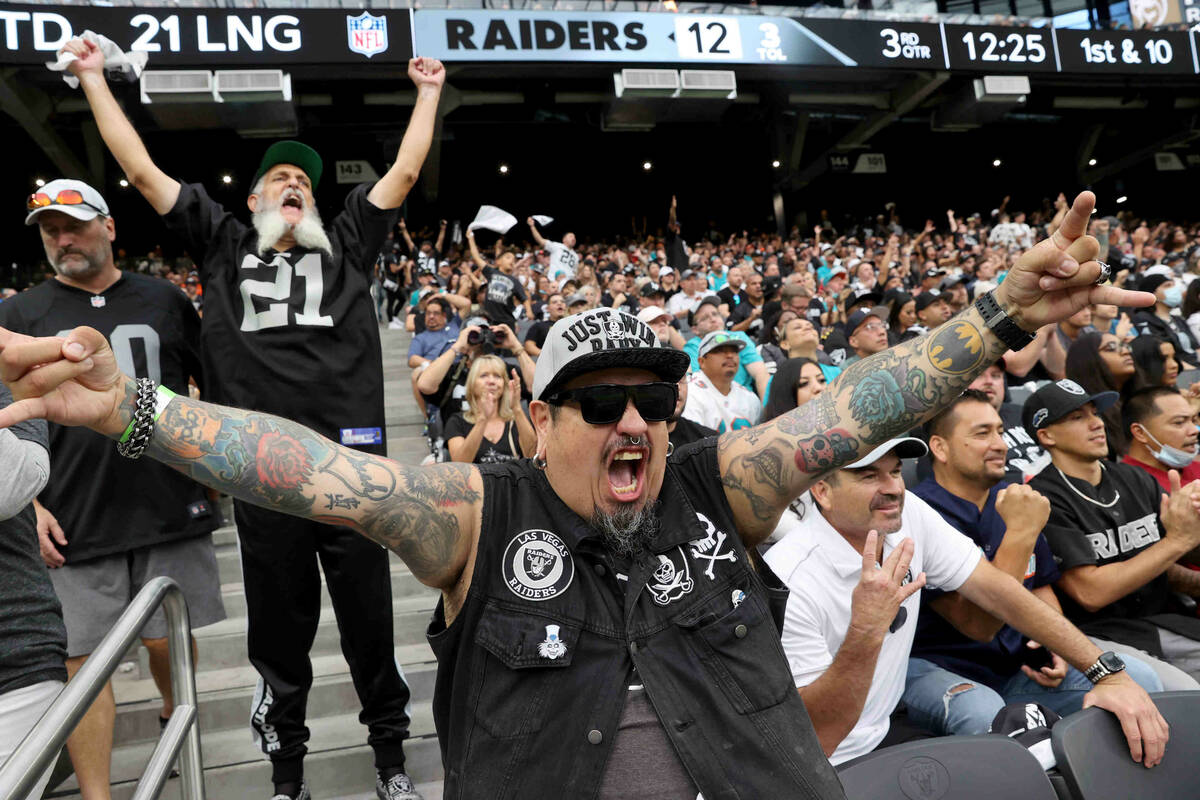 Raiders’ fans in full costume for Dolphins game in Las Vegas — PHOTOS ...