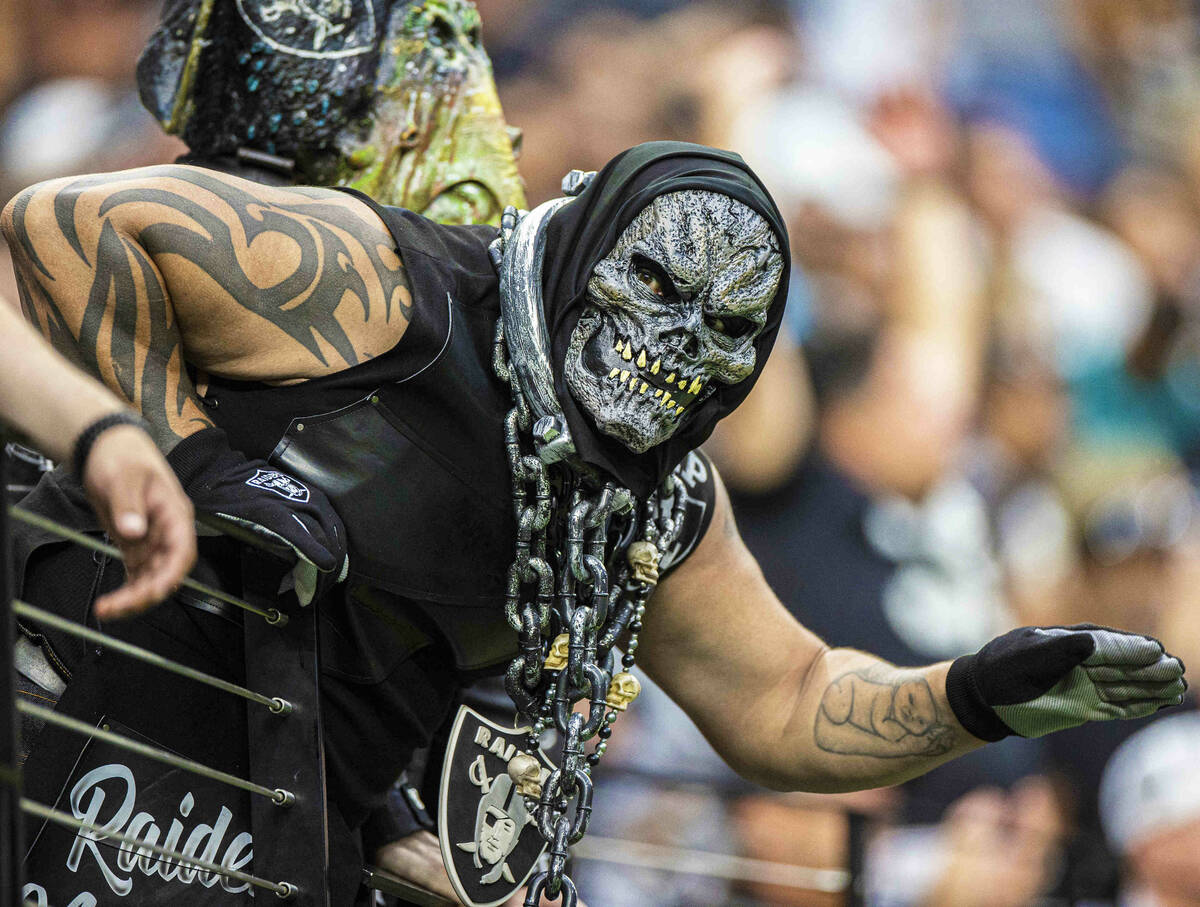 Raiders’ fans in full costume for Dolphins game in Las Vegas — PHOTOS ...