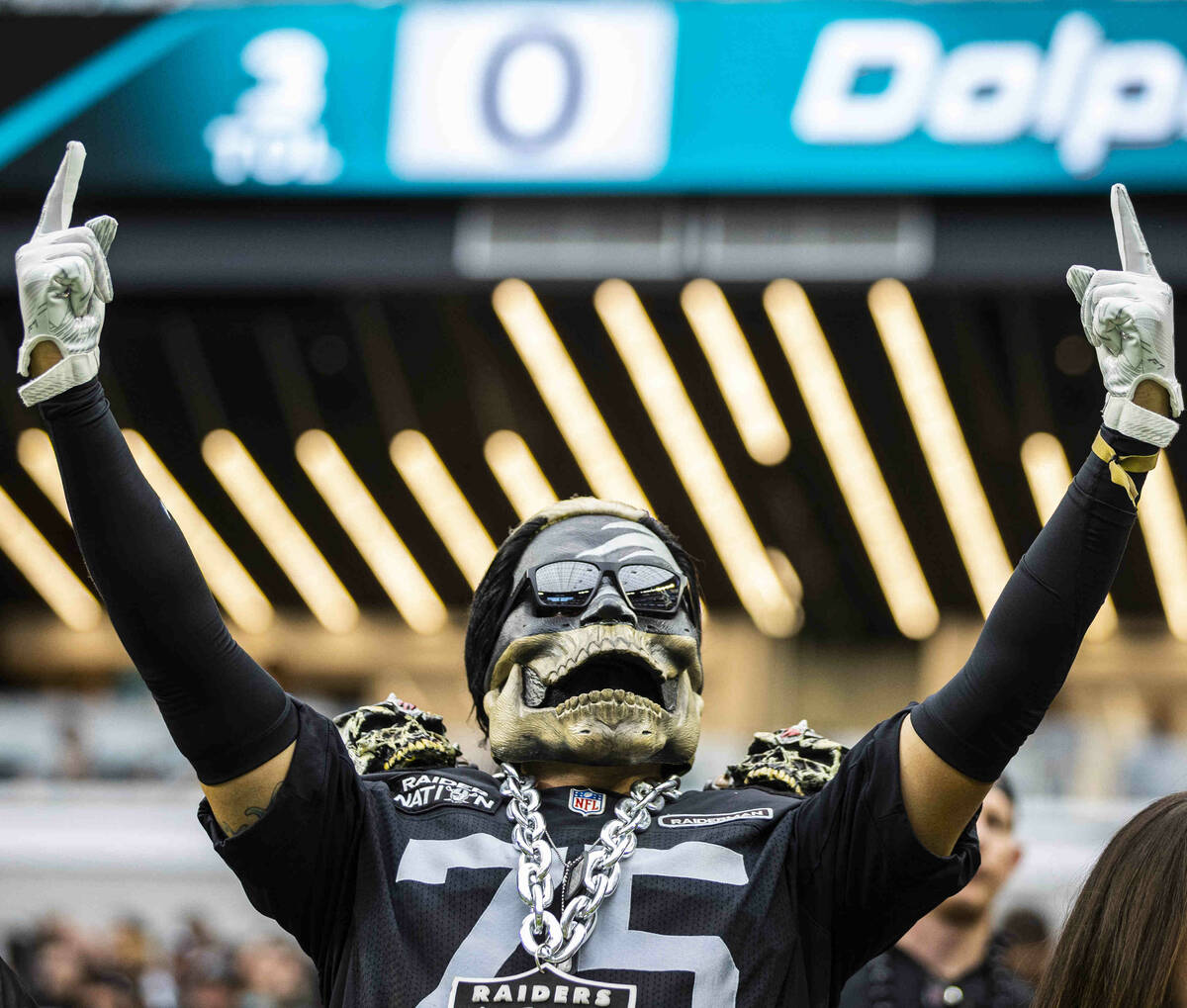 Raiders’ fans in full costume for Dolphins game in Las Vegas — PHOTOS ...