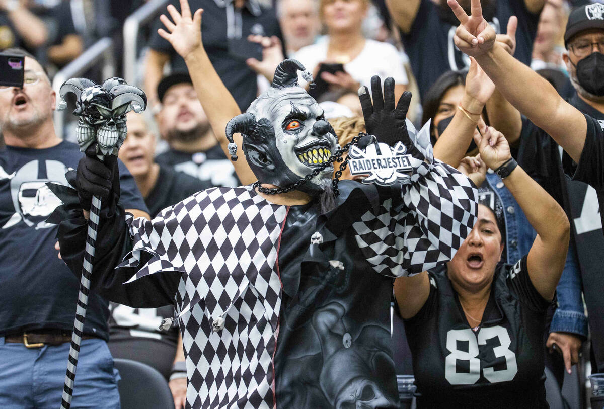 Raiders’ fans in full costume for Dolphins game in Las Vegas — PHOTOS ...
