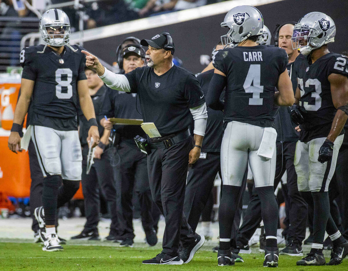 Raiders’ Derek Carr leading like the face of the franchise | Raiders ...