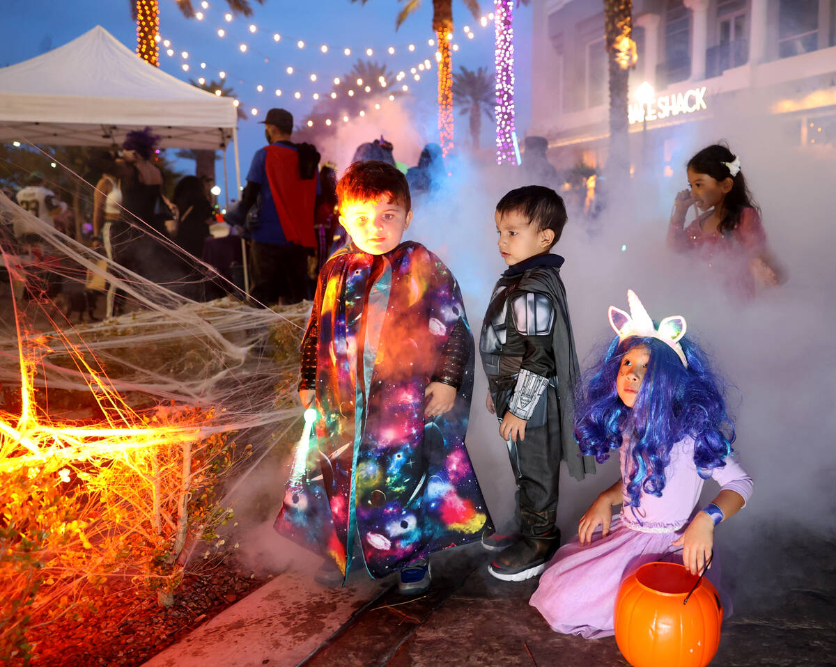 Halloween Ghost Walk in Henderson — PHOTOS | Henderson | Local