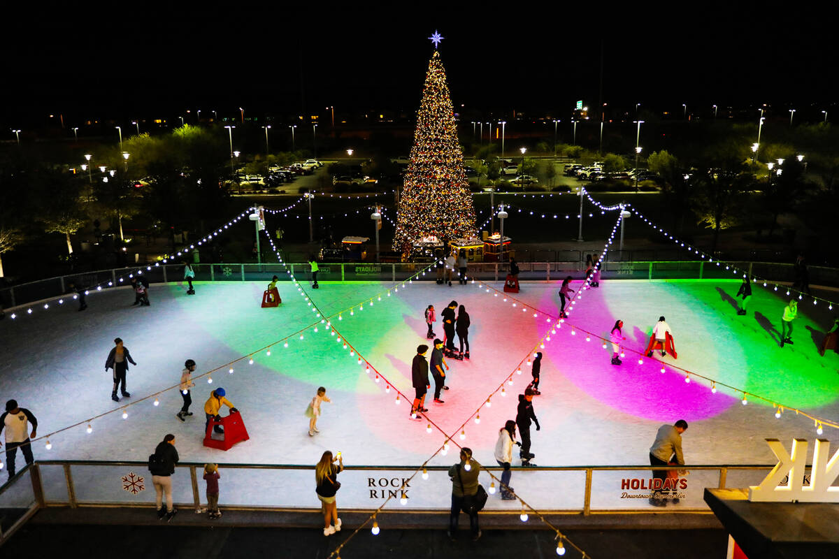 Downtown Summerlin kicks off holiday season | Summerlin/Centennial ...