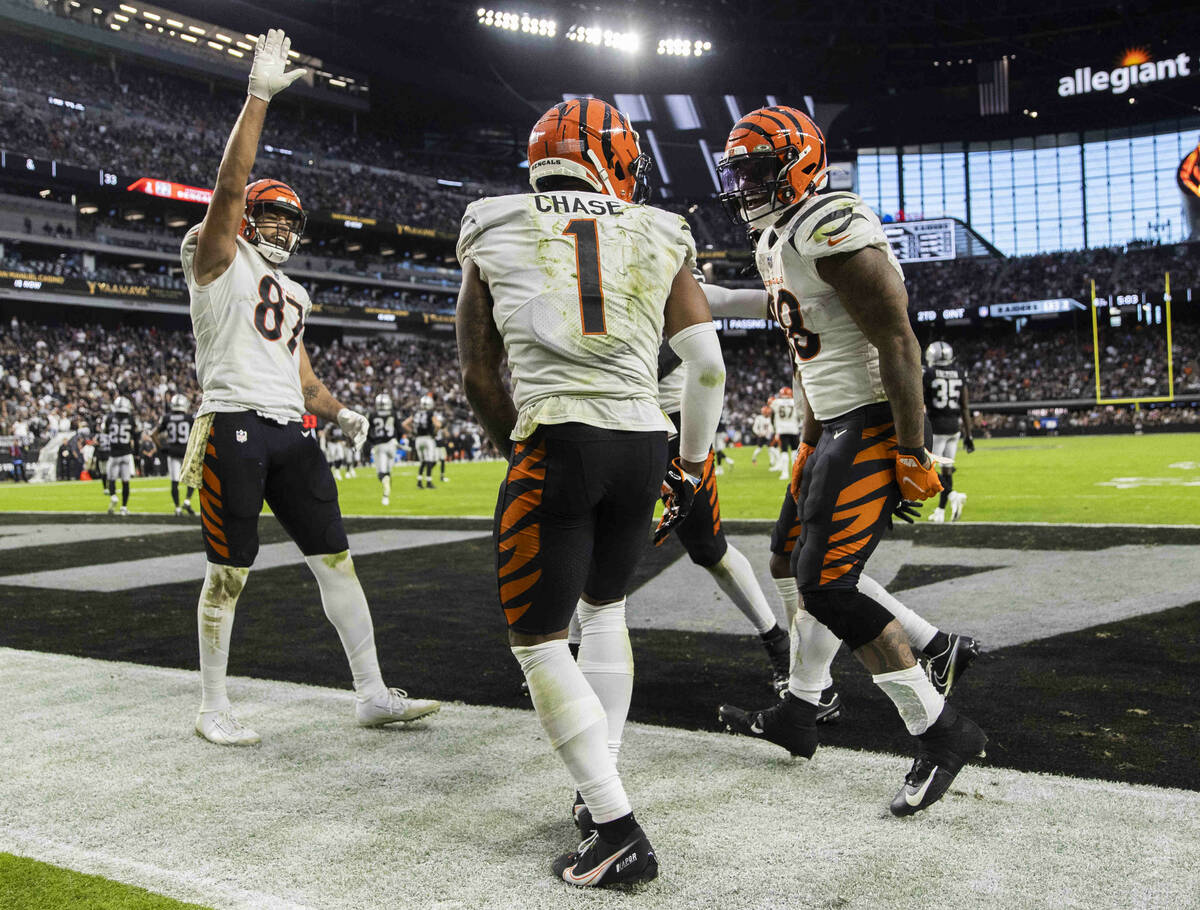 Raiders’ offense sputters vs. Bengals, skid up to 3 games | Raiders ...