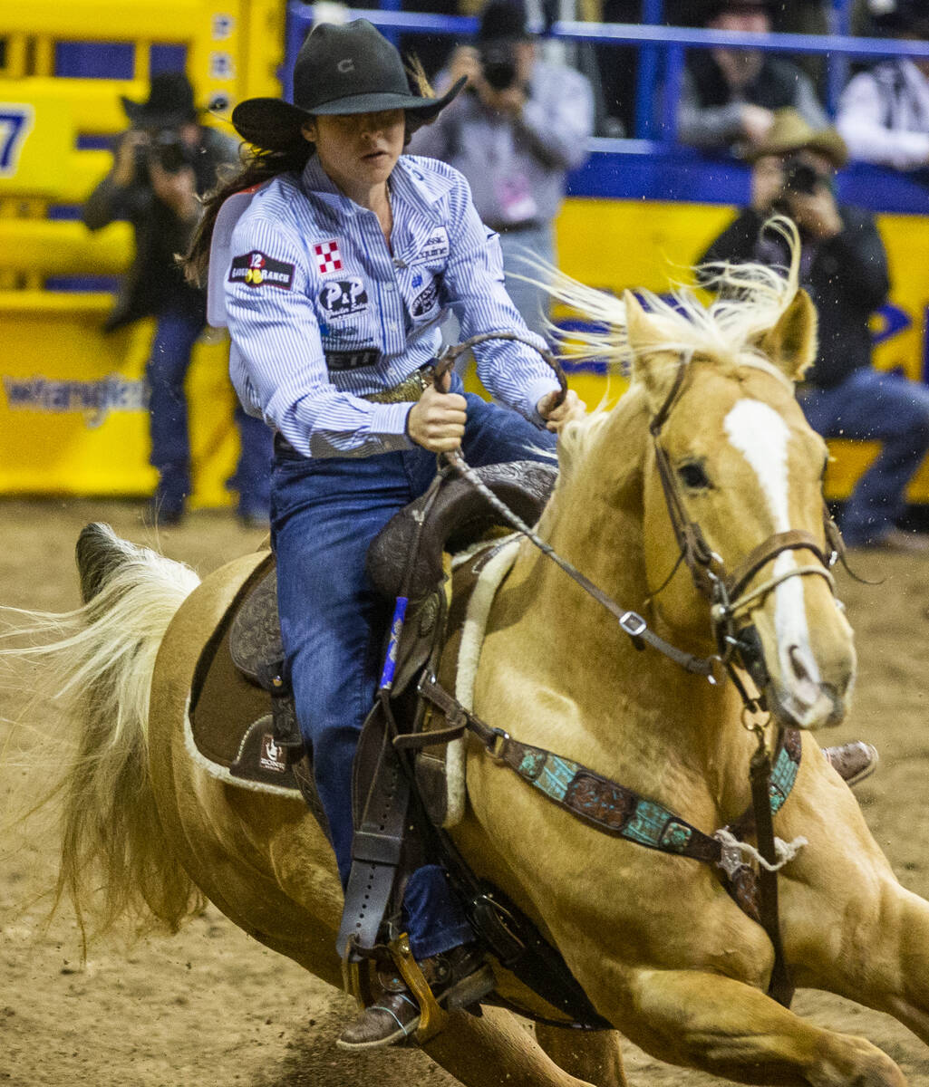 Hailey Kinsel looks for 4th straight barrel racing championship ...