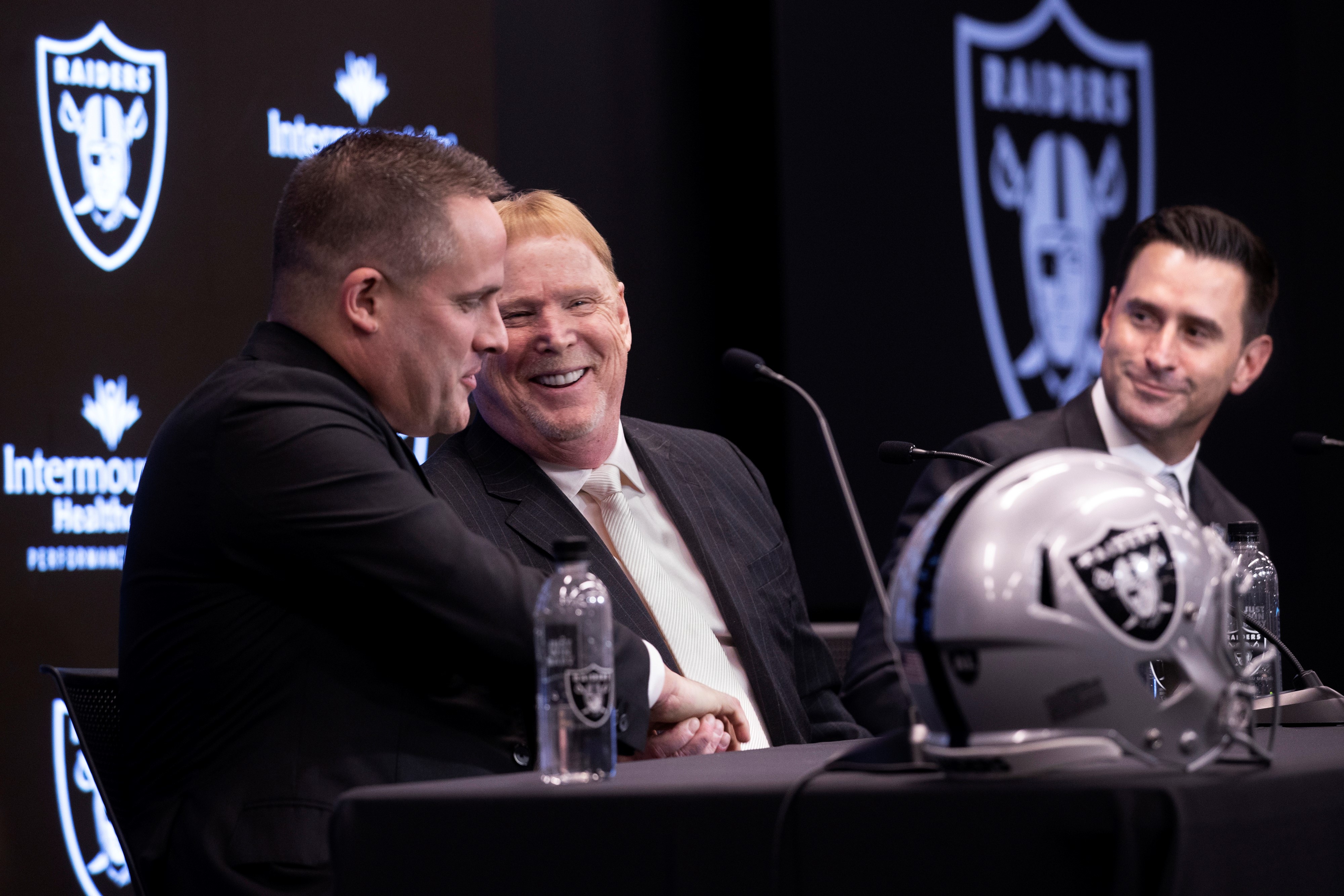 Raiders owner Mark Davis hires former Patriots | Ed Graney | Sports ...