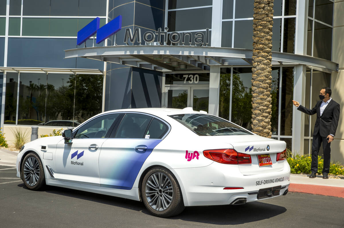 Free autonomous vehicle ride service launches in Las Vegas | Downtown ...