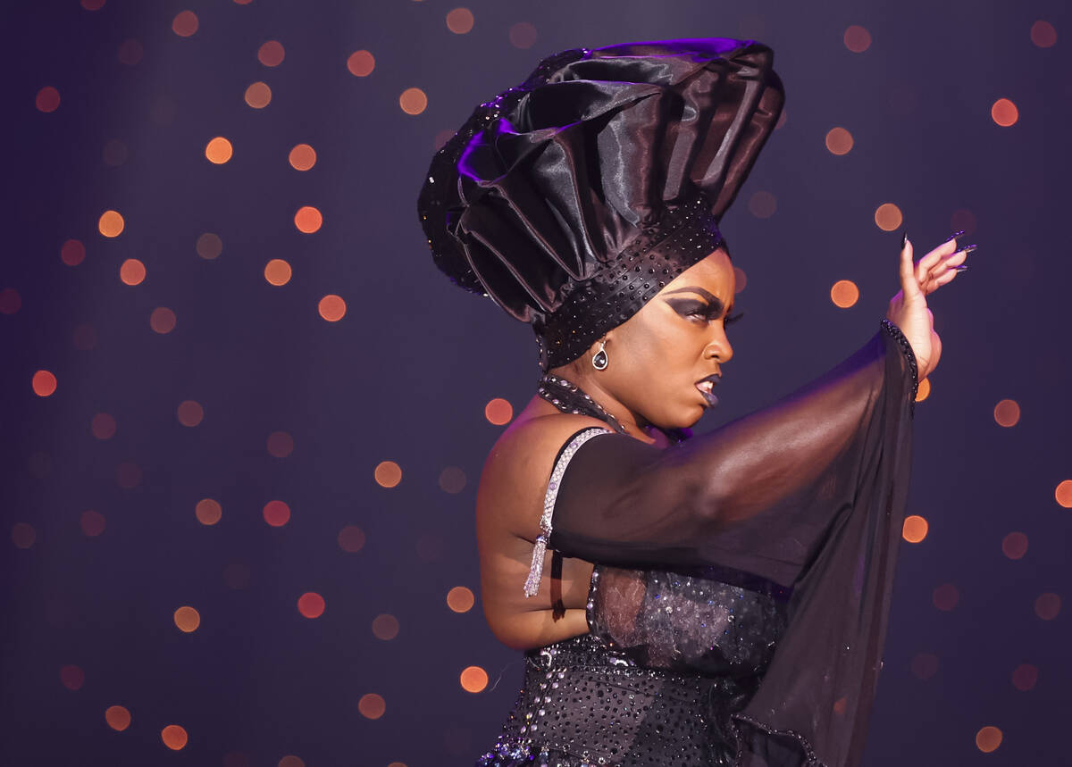 PHOTOS: Icons And All Stars Showcase (Burlesque Hall Of Fame Weekend ...