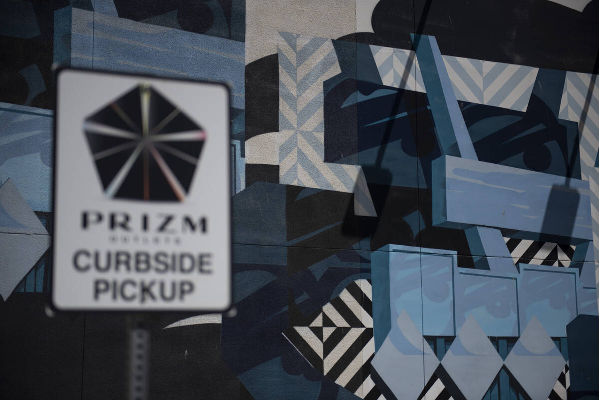 Outlet mall south of Las Vegas is largely empty | Business