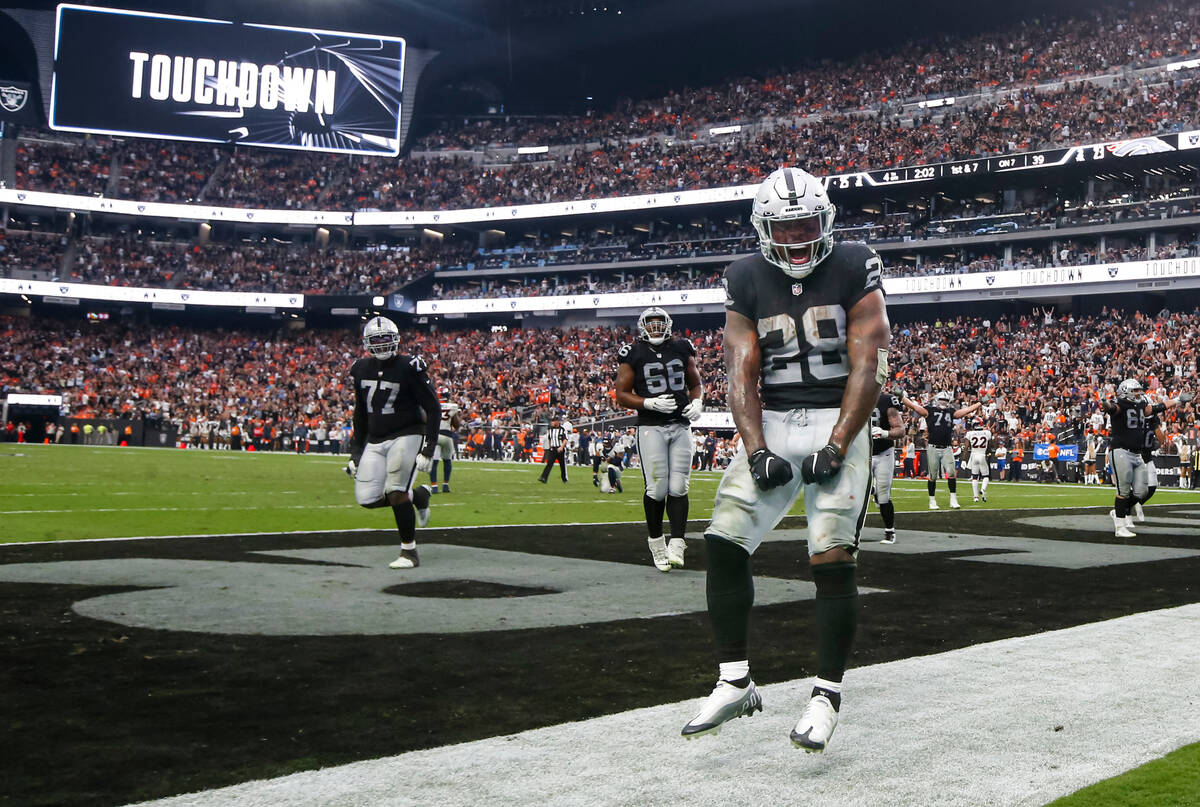 Raiders snap losing streak with win over Broncos | Raiders News | Sports
