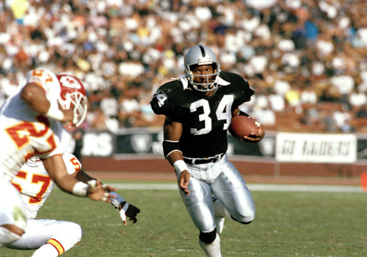Bo Jackson’s final game with the Raiders, an excerpt from Jeff Pearlman ...