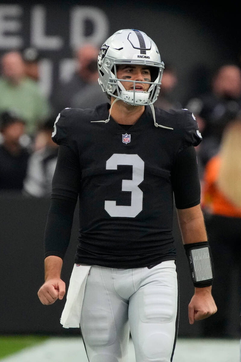 Derek Carr’s brief injury gets Raiders, Jarrett Stidham experience | Raiders News | Sports