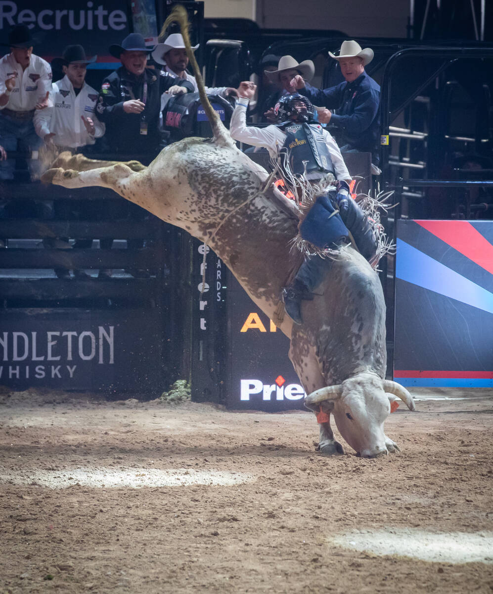 Ryan Dirteater announces second retirement after bull riding win ...