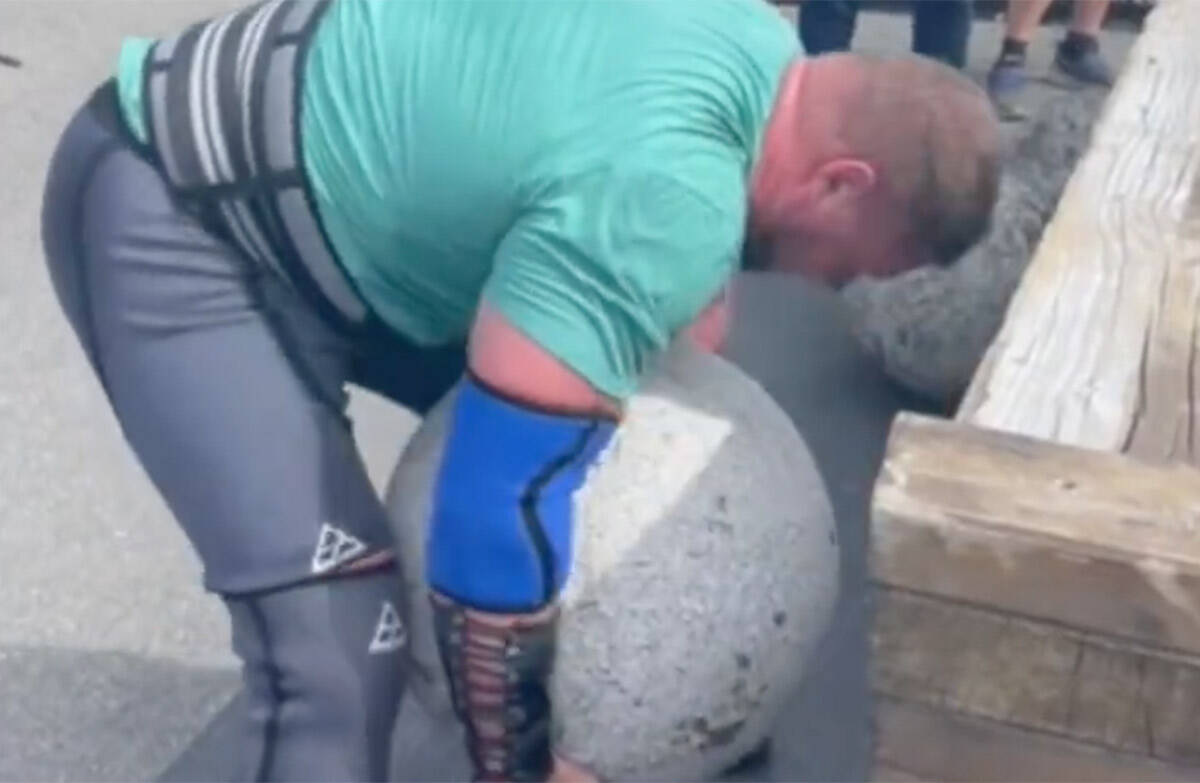 Police officer breaks world record in stone-lifting competition | Local ...
