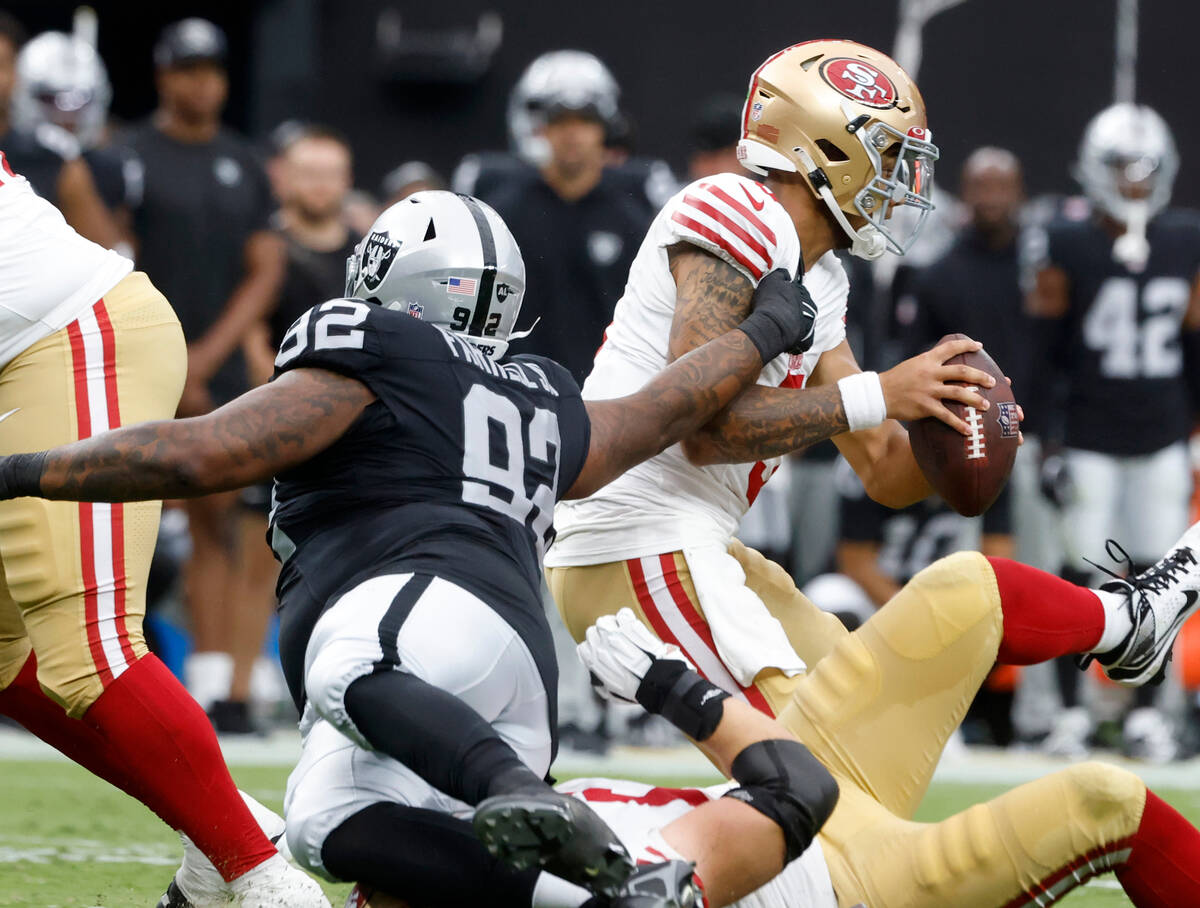 Raiders’ Maxx Crosby leads defense over 49ers from sideline | Raiders News | Sports