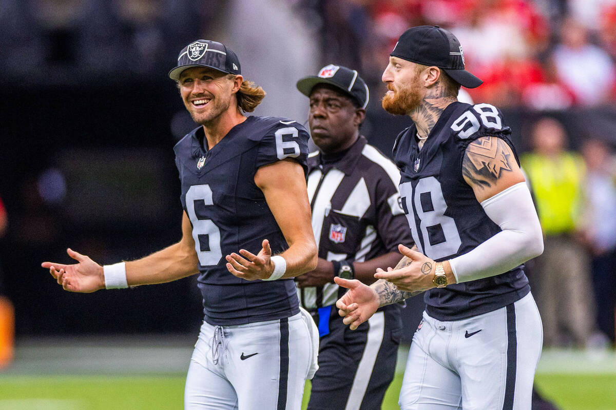 Raiders’ Maxx Crosby leads defense over 49ers from sideline | Raiders News | Sports