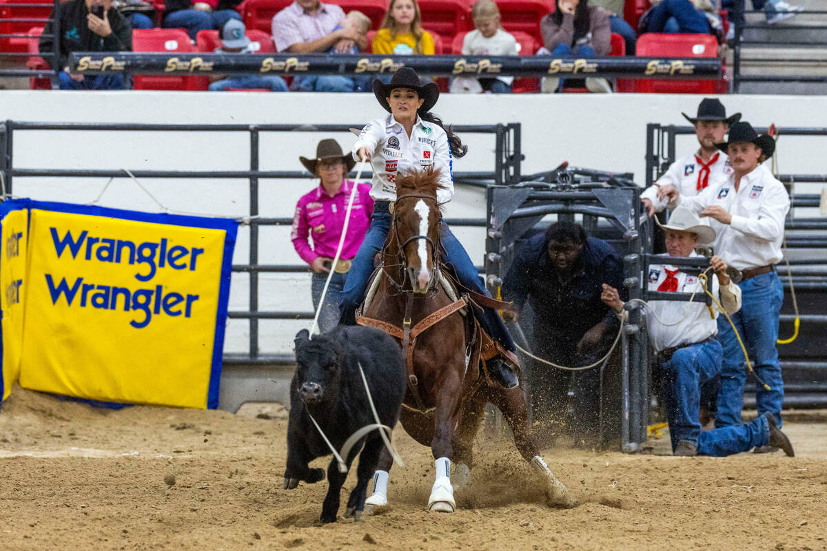 Shelby Boisjoli-Meged wins National Finals Breakaway Roping title ...