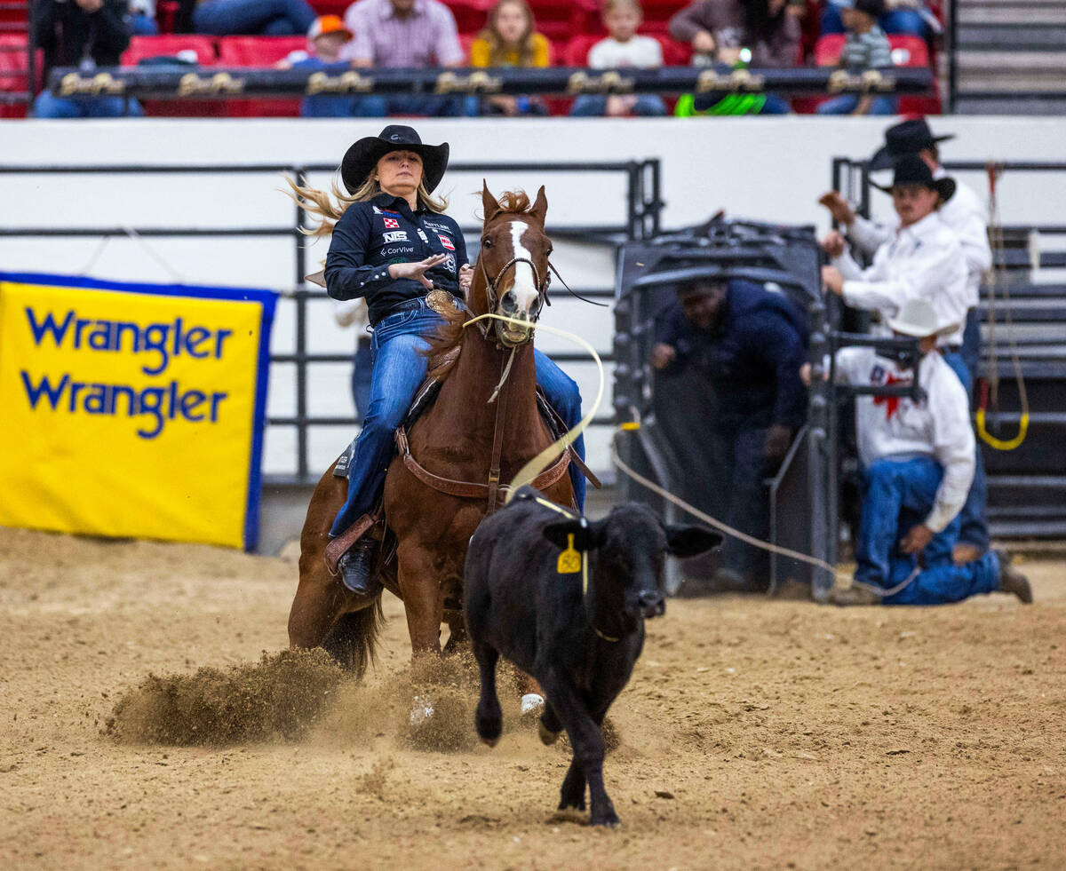 Shelby Boisjoli-Meged wins National Finals Breakaway Roping title ...