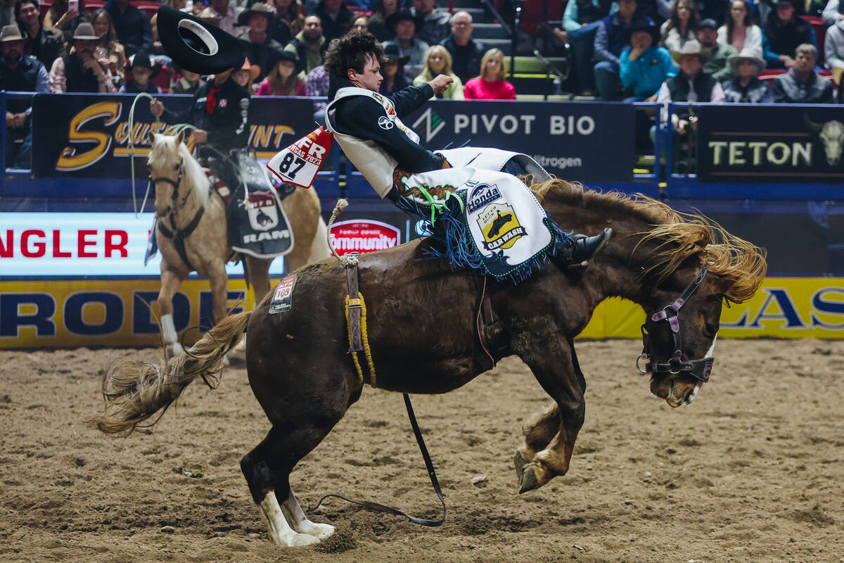 NFR Day 1: Rocker Steiner wins, Stetson Wright fails to finish ...