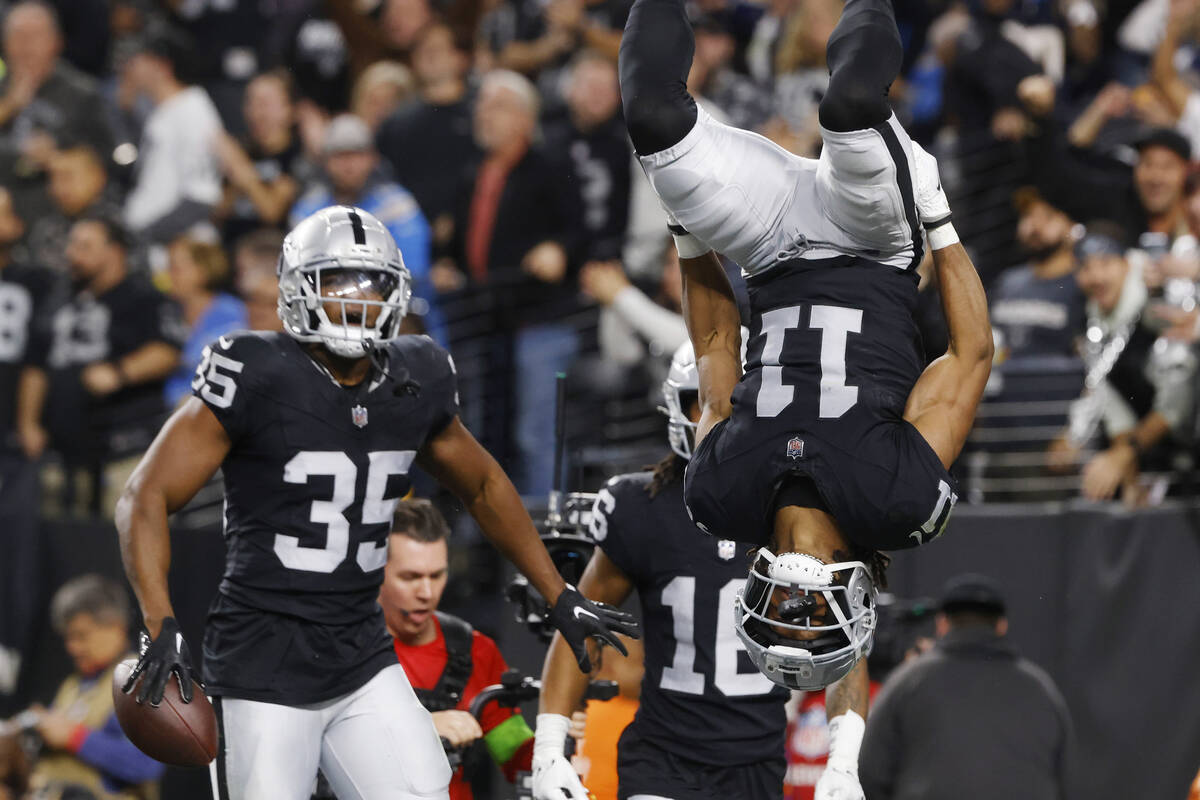 Raiders erupt for franchise-record 63 points in rout of Chargers ...